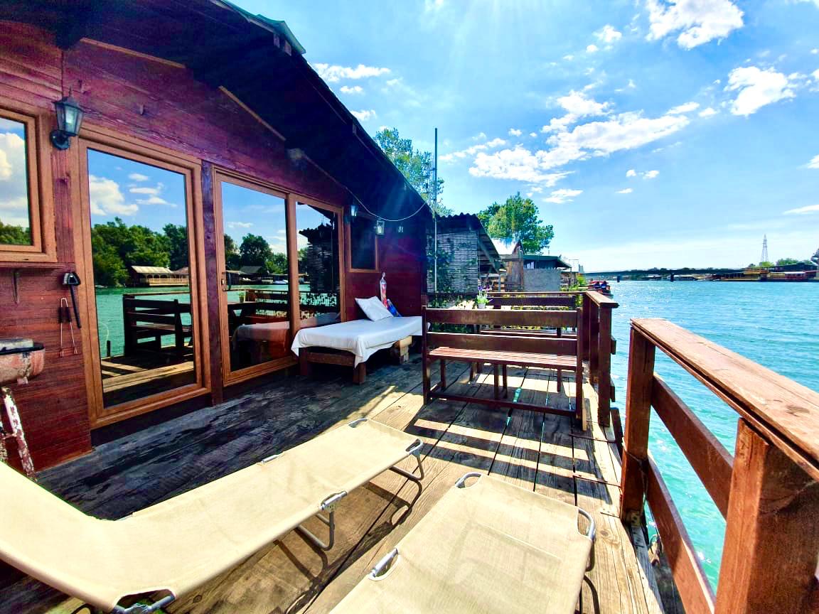 Sojenice Besim - Enjoy Ada Bojana