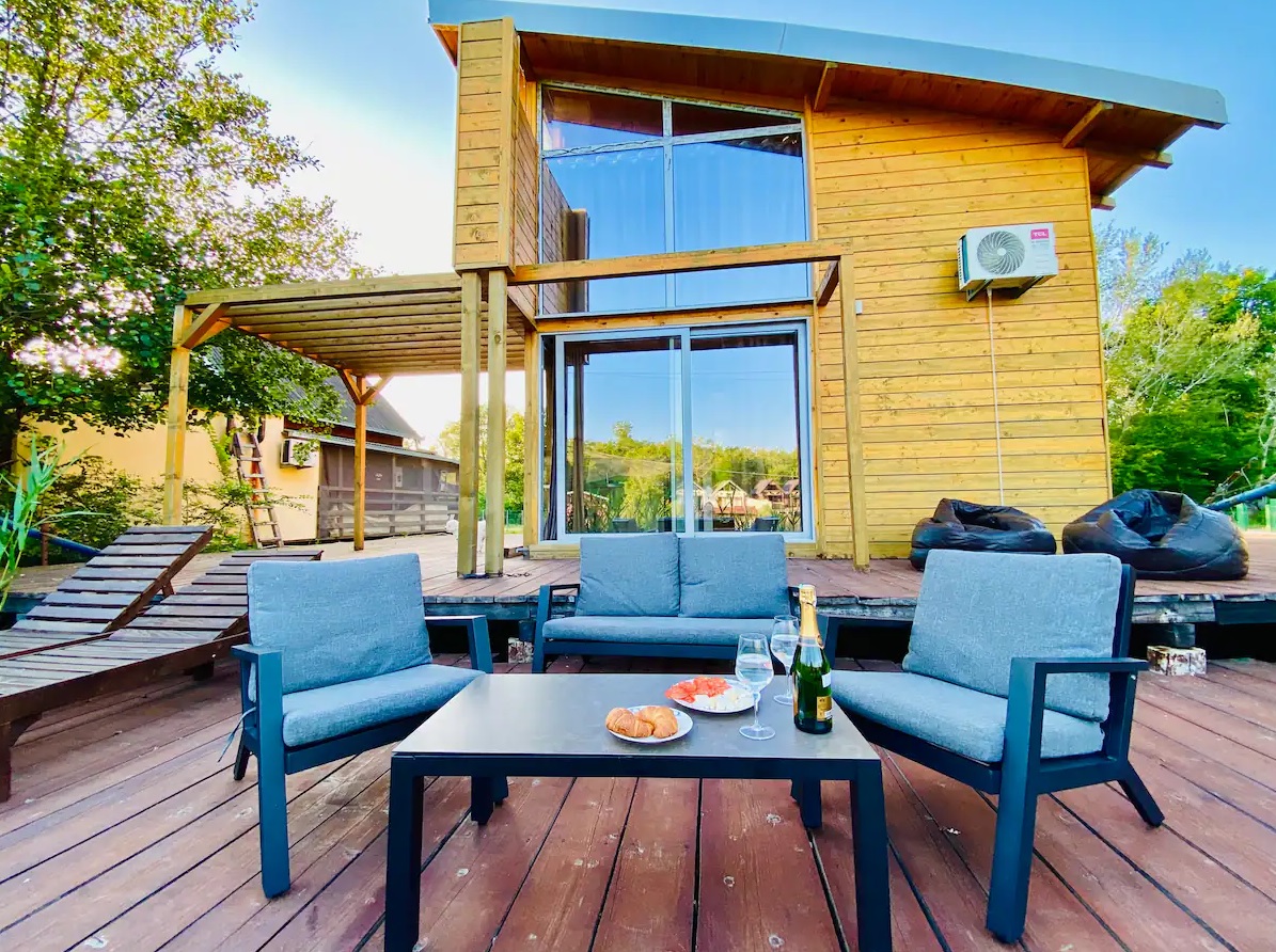 Sojenica Nana – Enjoy Ada Bojana