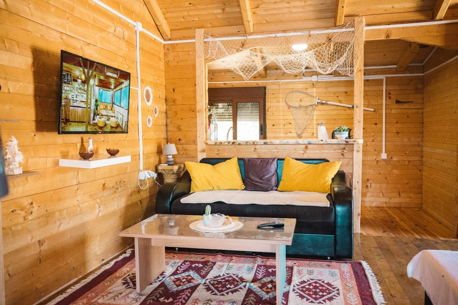 Sojenica Soho - Enjoy Ada Bojana