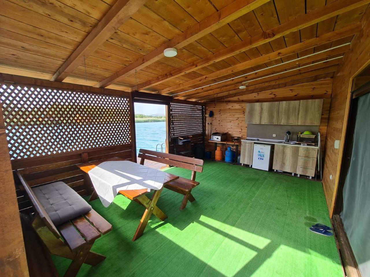 Sojenica Ivica - Enjoy Ada Bojana